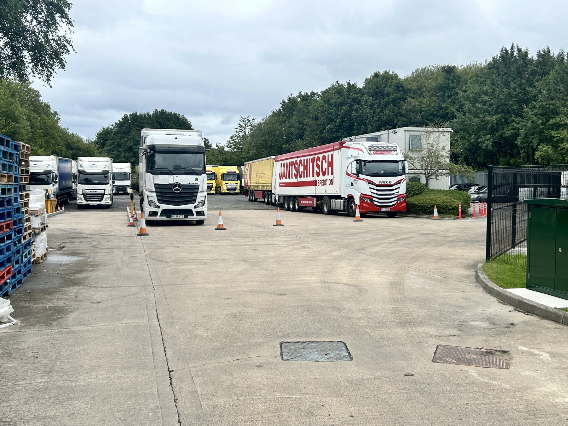 Leeds Bradford Truck Stop – HGV Parking